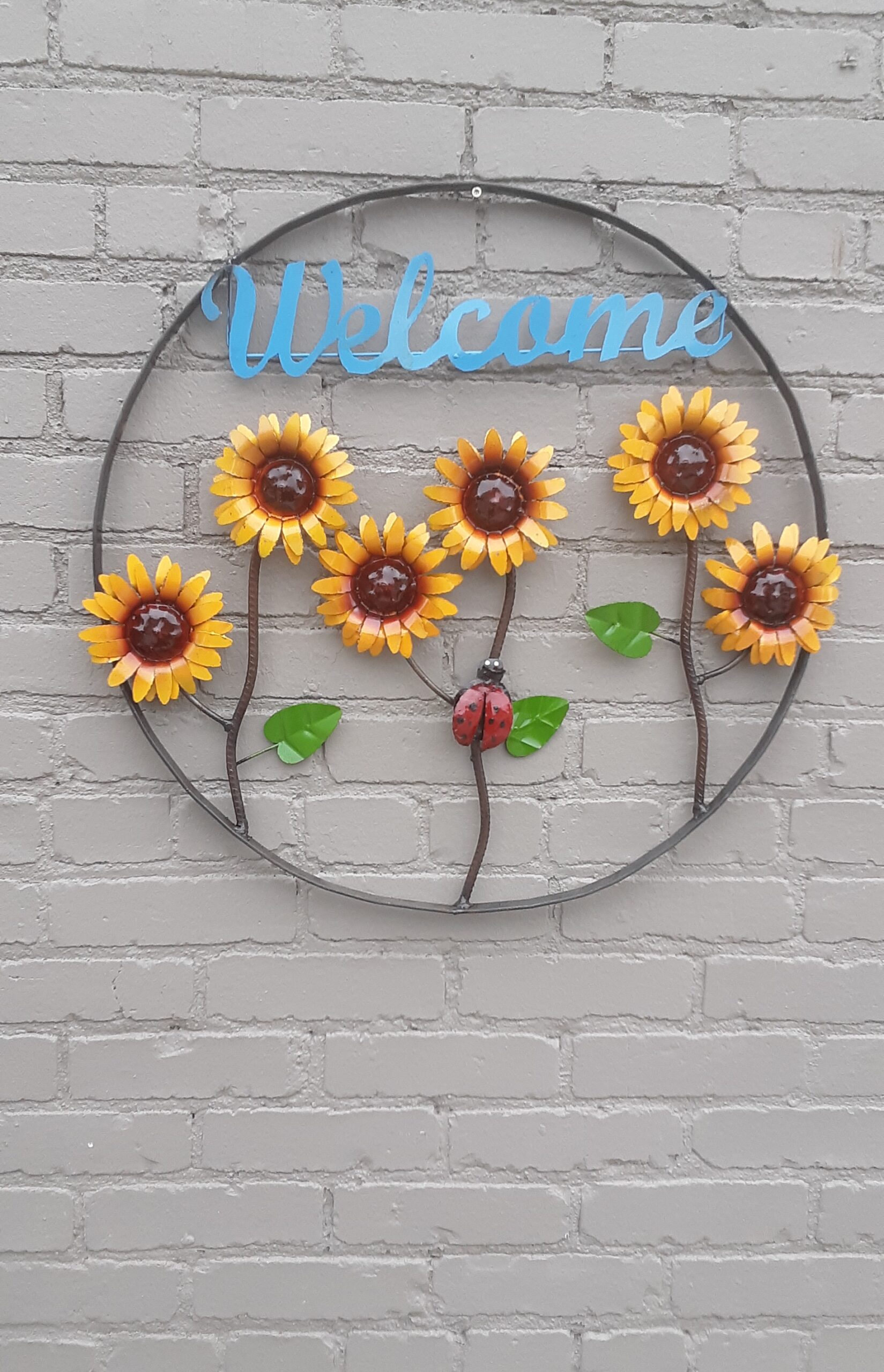 welcome-ring-standing-sunflowers-1 - Garden Wire Decor